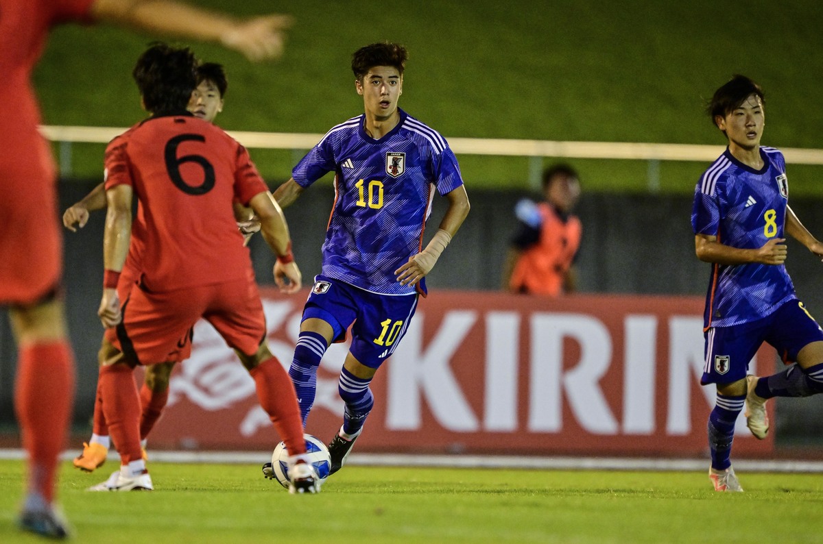 「見えてる世界が違う」U18日本代表の10番・大関友翔の「2枚はがし→完璧スルーパス」が「天才だ」と大絶賛！ 韓国代表を相手にJ1川崎の選手が魅せた | 概要 | Jリーグ・国内 | ニュース ...