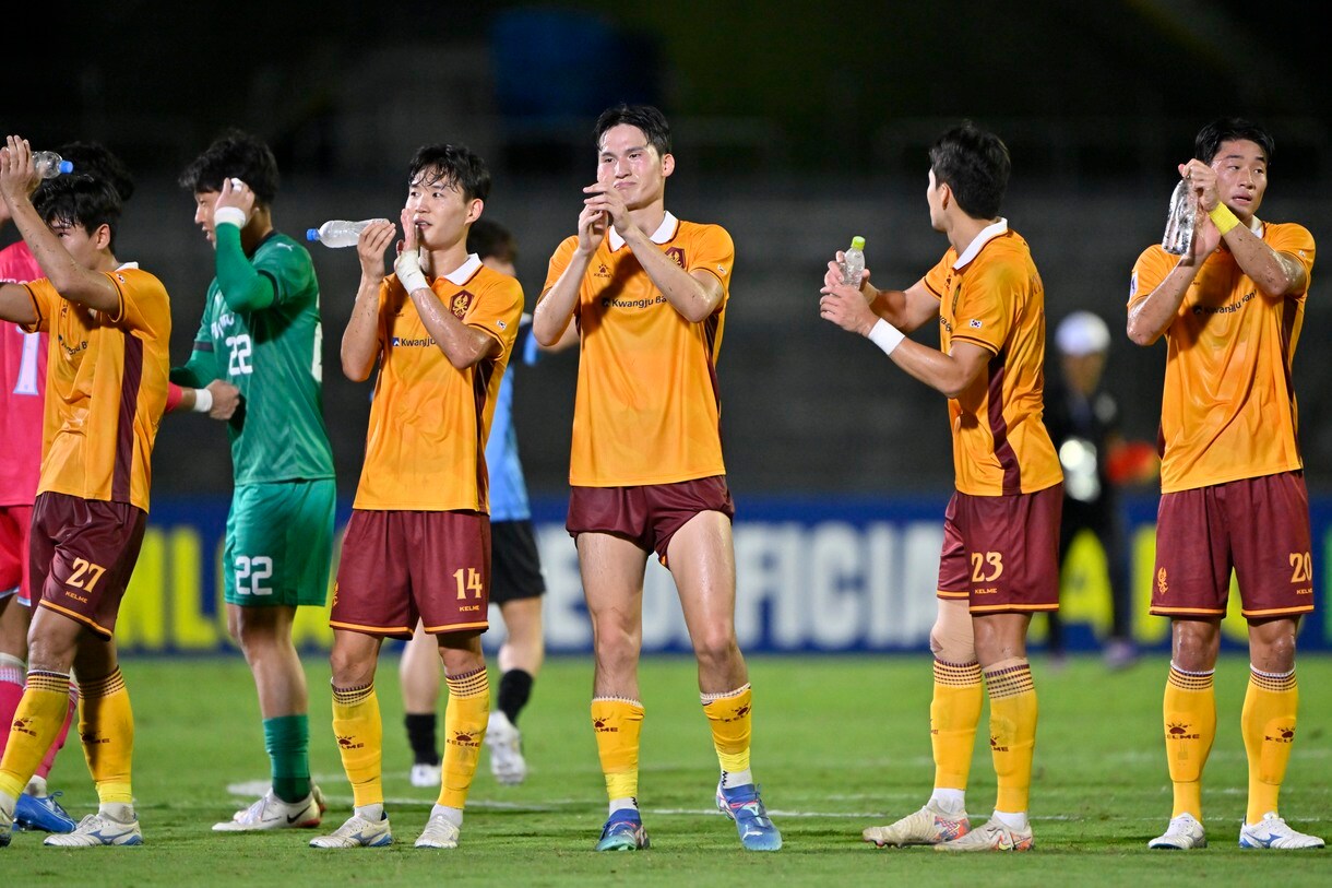 画像・写真：「すごく感動した」ACLE出場の韓国クラブ監督＆主将が、川崎サポーター＆等々力競技場に感動したわけとは……「今まで見たことがない」と話した川崎の選手の“試合後の行動”も | J ...