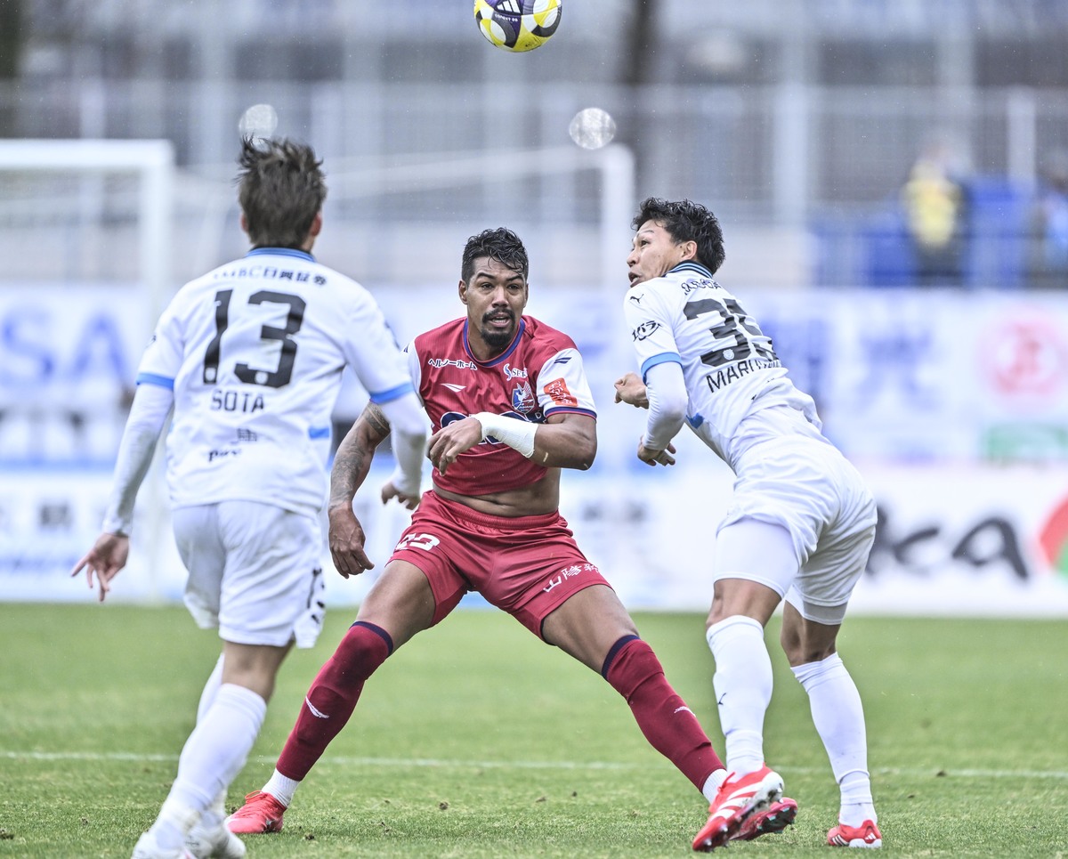 【川崎、J1初挑戦・岡山への苦戦で浮かび上がった新チーム作りの課題とは(2)】岡山の強靭FWへの対応難はどうすべきだったか。世界的FWひしめくACLEの教訓にしてアジア王者へ | 概要 | J ...