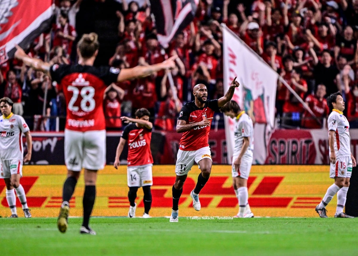 「なんか、カッケー！笑」元NGT48人気メンバーの浦和ユニフォーム姿での「前のめりコーラショット」が大反響！ 埼スタでのまさかの姿に「ガチサポの完全体なんよ」など | 概要 | Jリーグ・国内 ...