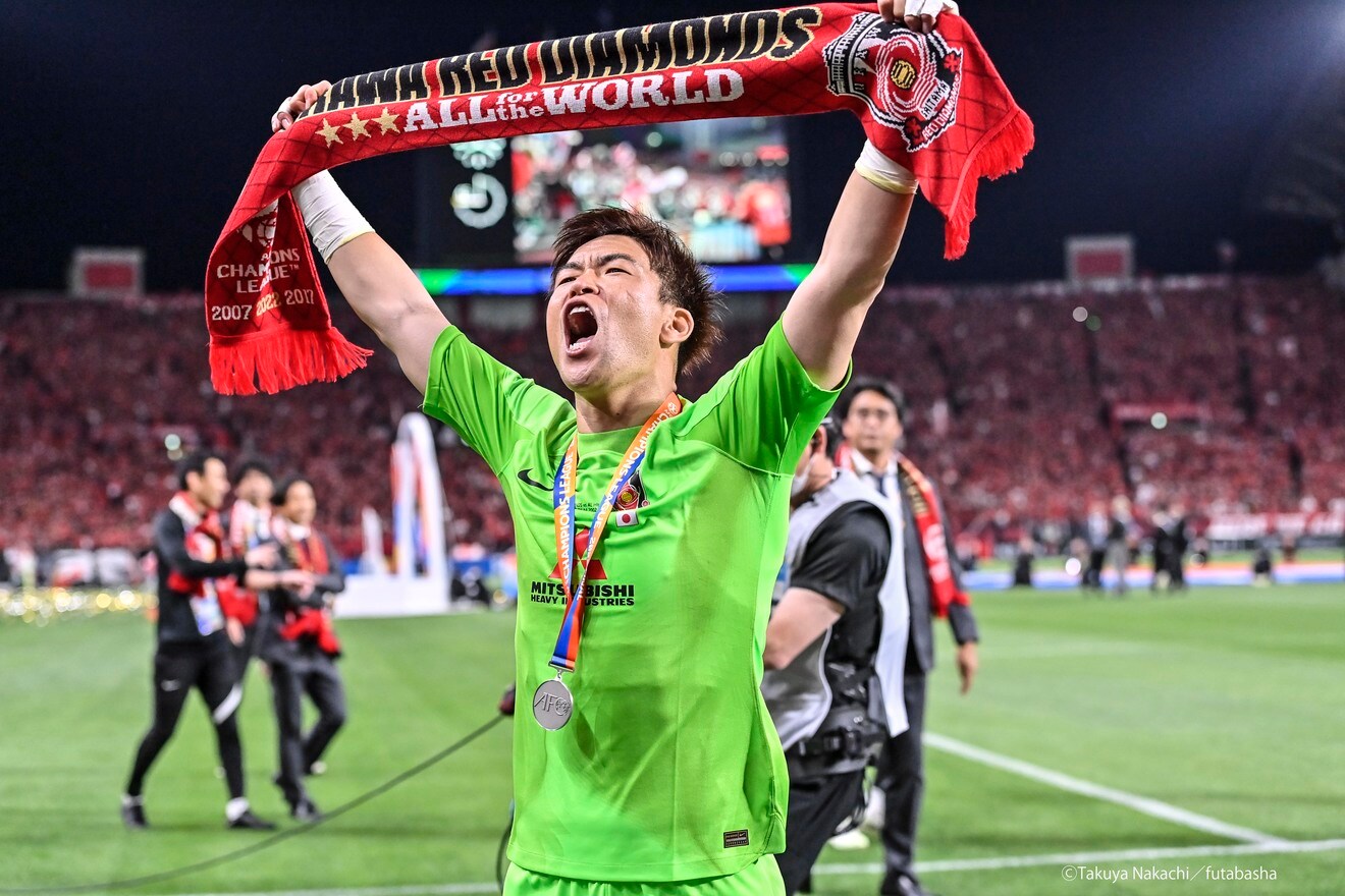 「日の丸が似合います」J1浦和が発表したACL仕様のGKユニフォームの西川周作の着用姿が公開される！「買いたくなっちゃう」「絶対欲しいGKユニ」と絶賛の声 | サッカー批評Web