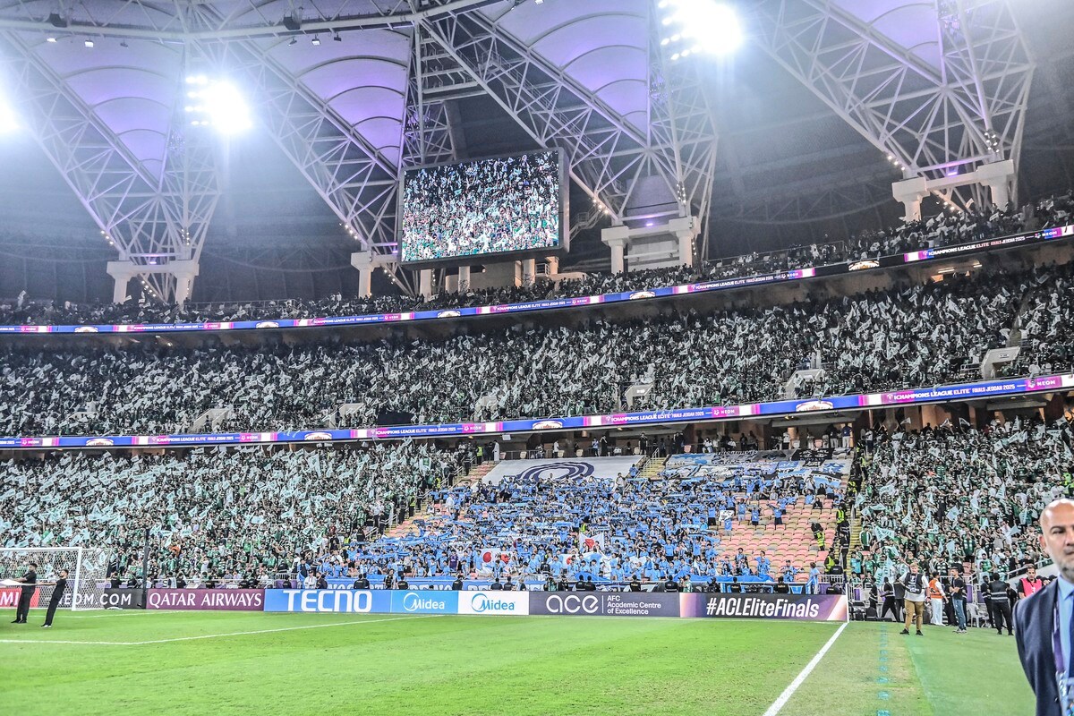 【サポーターアルバム】アジア青覇を果たすべく700人の川崎サポーターがACLE決勝に駆け付けた！ 現地で声援を送ったサポーター写真72枚「アル・アハリー川崎フロンターレ(2)」 | 概要 ...