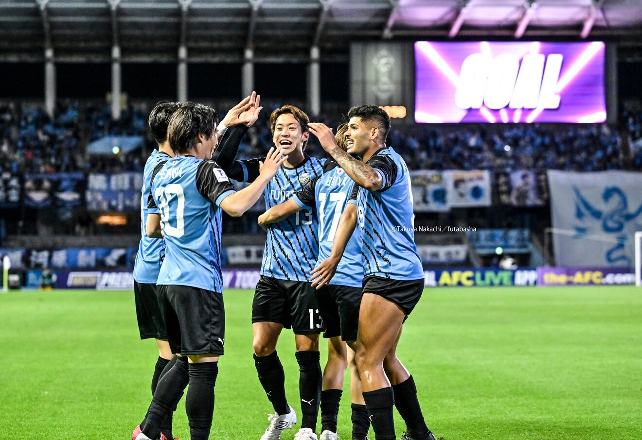 「放送室でもユニ姿なのだなと改めて…」J1川埼が公開したACLE上海海港戦の裏側映像で「放送の2人」に注目集まる……「ロッカールームめちゃ映してくれるのええよな〜〜」とお宝映像に賛辞 ...