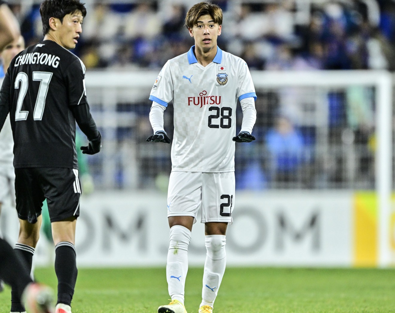 【川崎MF大関友翔がACLで手にした、来季につなげる公式戦デビューの12分(2)】両親・サポーターから感じた愛、指揮官・チームメイトらが掛けた言葉…「恩返しはまだまだ足りない」 | サッカー批評Web