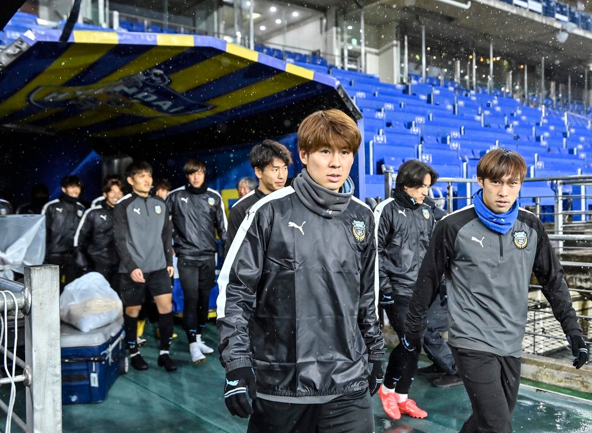 「ちょっとリアルすぎて怖いわ笑」ACLでJ1川崎が乗り込んだ韓国でのワンシーンに笑いと驚愕広がる！「なんつー出てき方よ笑」「もはや心霊写真笑」などの声が上がる | 概要 | Jリーグ・国内 ...