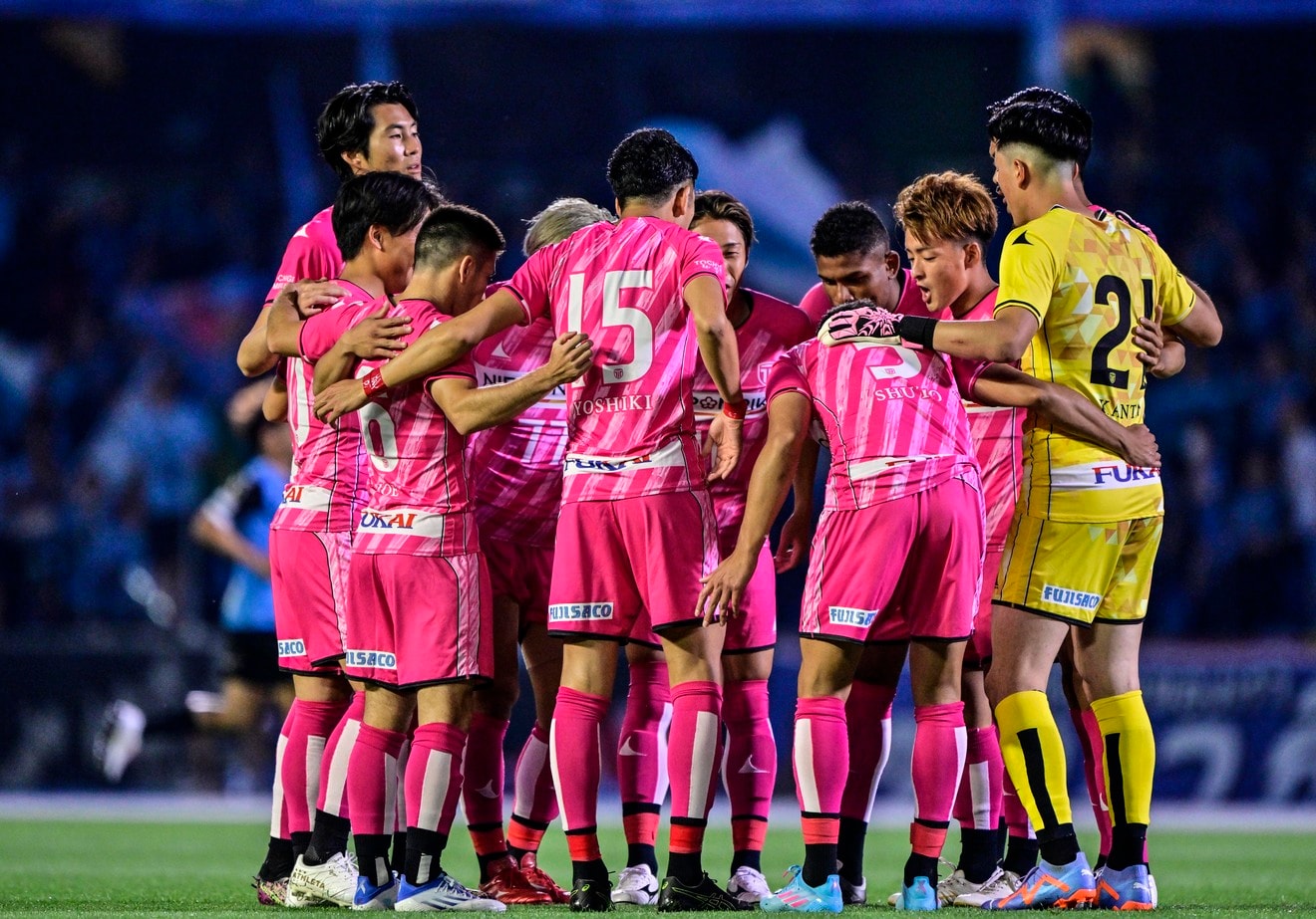 「えっほえっほ飛び出した!!聞いたことない実況だよw」J3栃木シティFW田中パウロ淳一の話題のゴールパフォ＆実況にSNS沸く！「これは本人じゃなくて実況がおもろい」の声 | サッカー批評Web