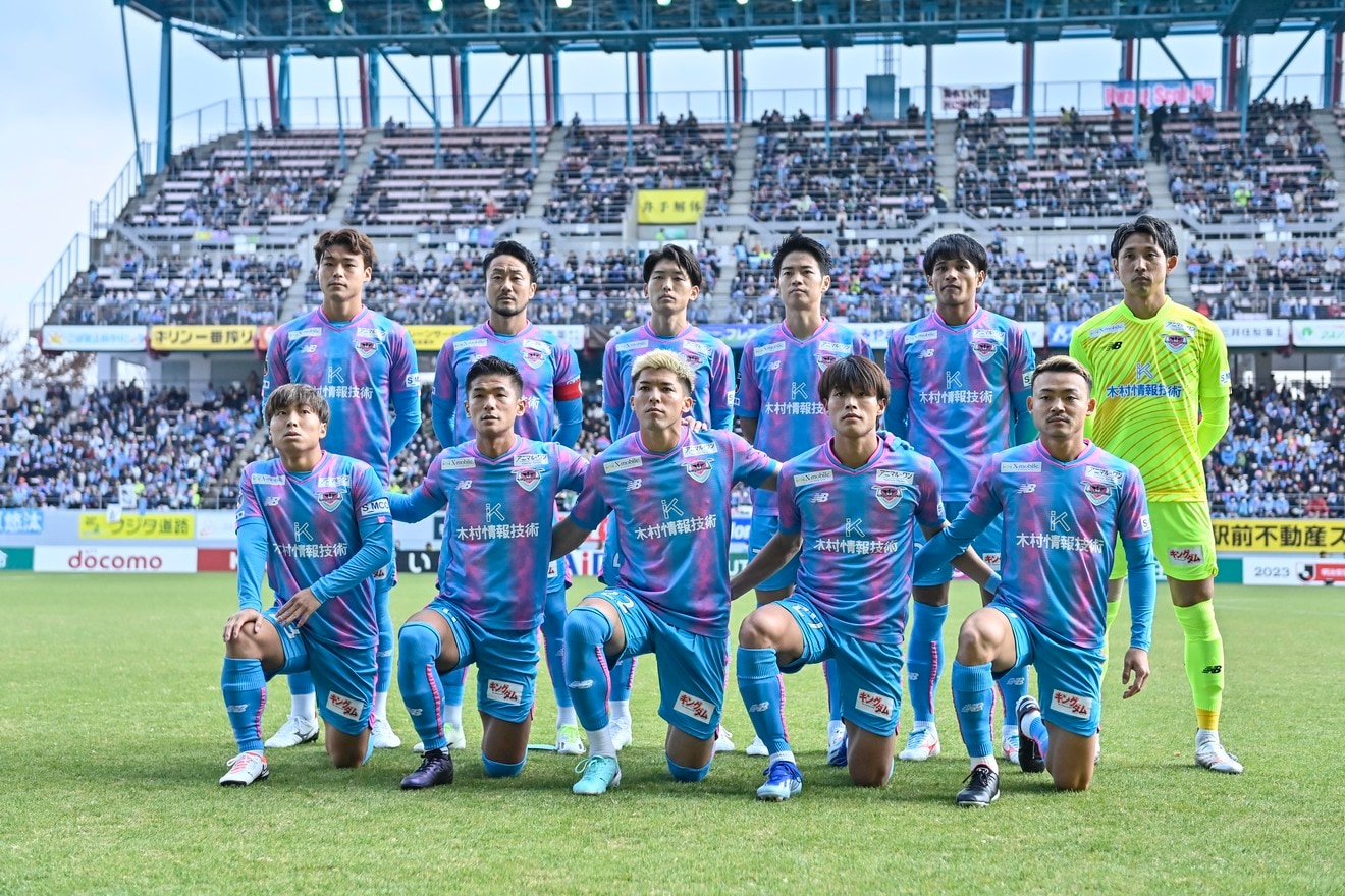 「奥様超絶美人すぎ案件」「綺麗すぎるだろ！！」J1鳥栖MF堀米勇輝のセレモニーに登場した奥様に「奥さん何者」とSNS騒然！ 300試合出場を祝福 | サッカー批評Web