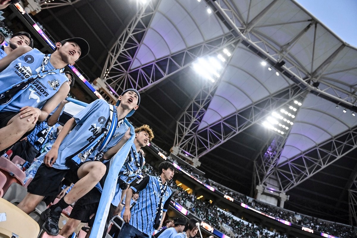 【サポーターアルバム】ACLE決勝に駆け付けた川崎サポーターは衝撃の700人！ 現地で声援を送ったサポーター写真81枚「アル・アハリー川崎フロンターレ(3)」 | サッカー批評Web